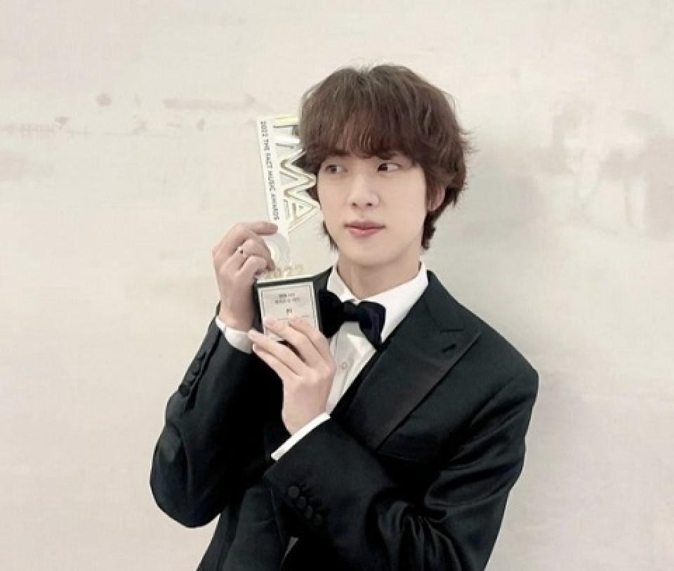 防弾少年団 JIN、「2022 THE FACT MUSIC AWARDS」で7冠達成 | 韓流ニュース | 韓流大好き!