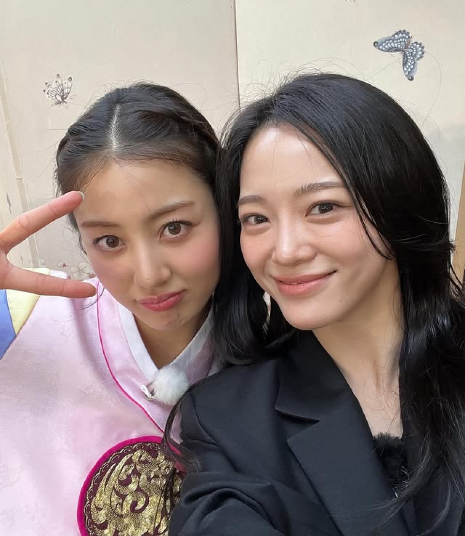 キム・セジョン、「親友」TWICEジヒョのJYP入社20周年を祝う | 韓流ニュース | 韓流大好き!